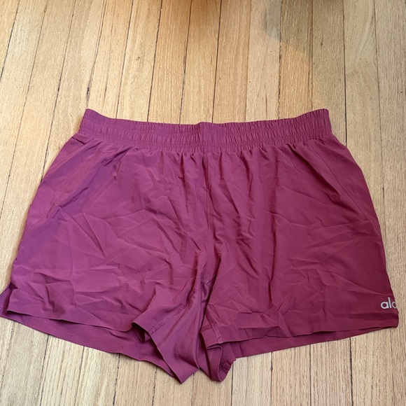 ALO Yoga | Shorts | Alo Yoga Mens 5 Adapt Running Shorts | Poshmark